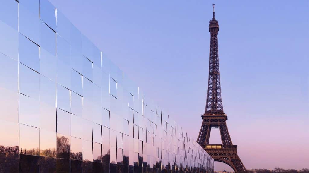 Glassless ultra-light stretch mirrors: Discover Like Mirror Mirolege