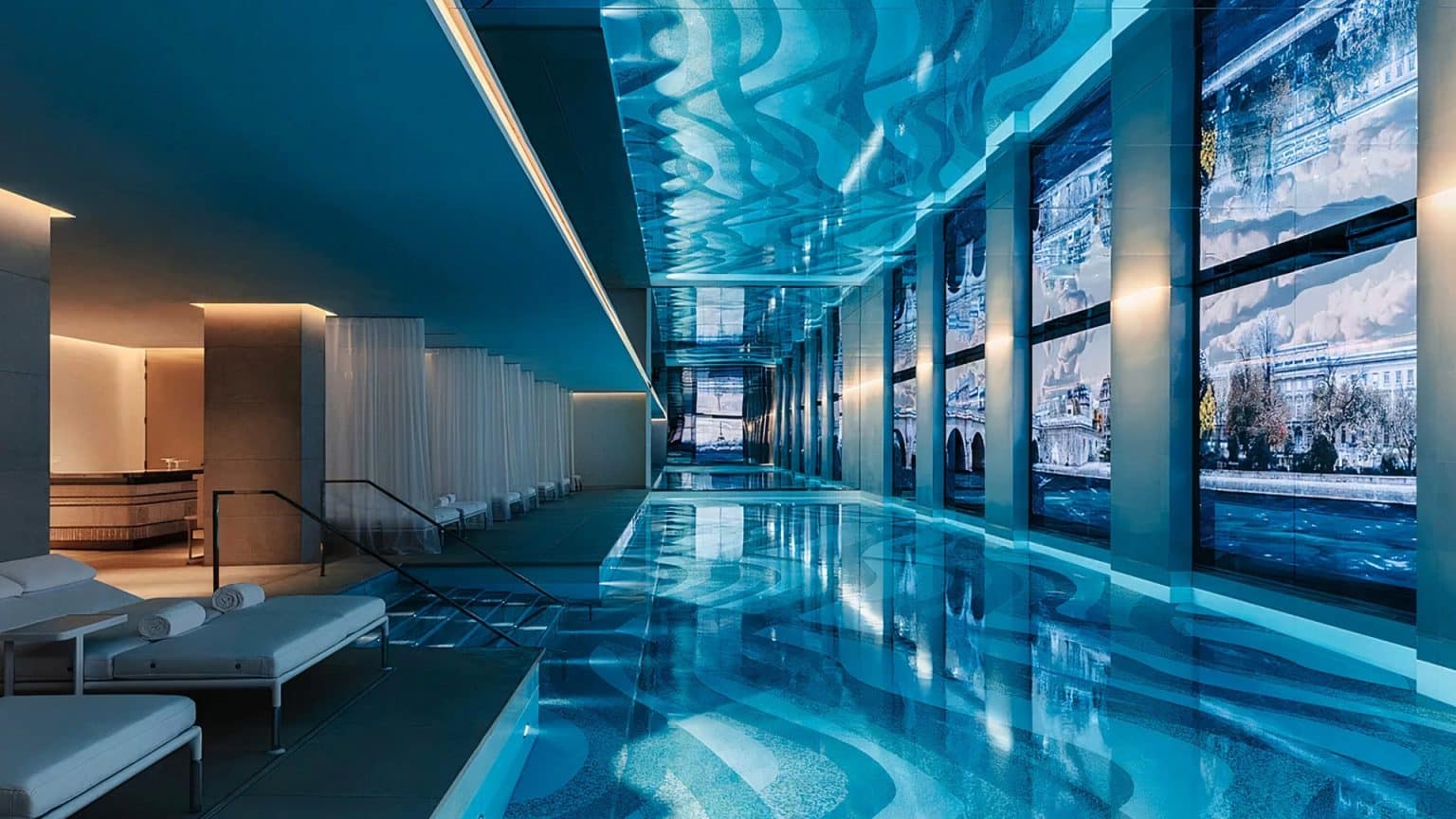 Stretch Mirror Ceiling: discover the Like Mirror panels