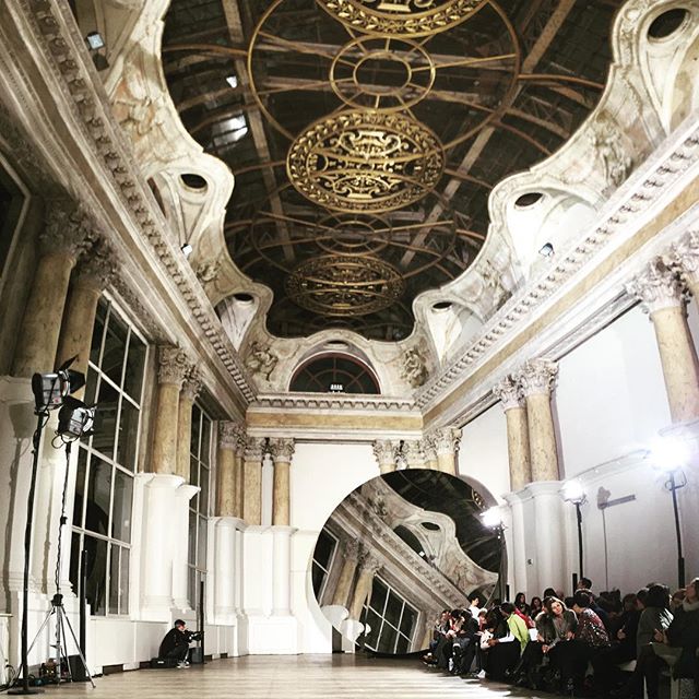 GAUCHERE FASHION SHOW – BR AND ARCHITECTURE – MIRROR DISC - Glassless ...