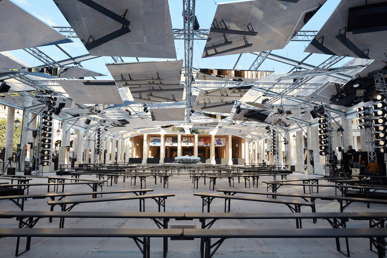 DÉFILÉ ISABEL MARANT PRINTEMPS/ÉTÉ 2017 -BUREAU BETAK – PANNEAUX MIROIR ...