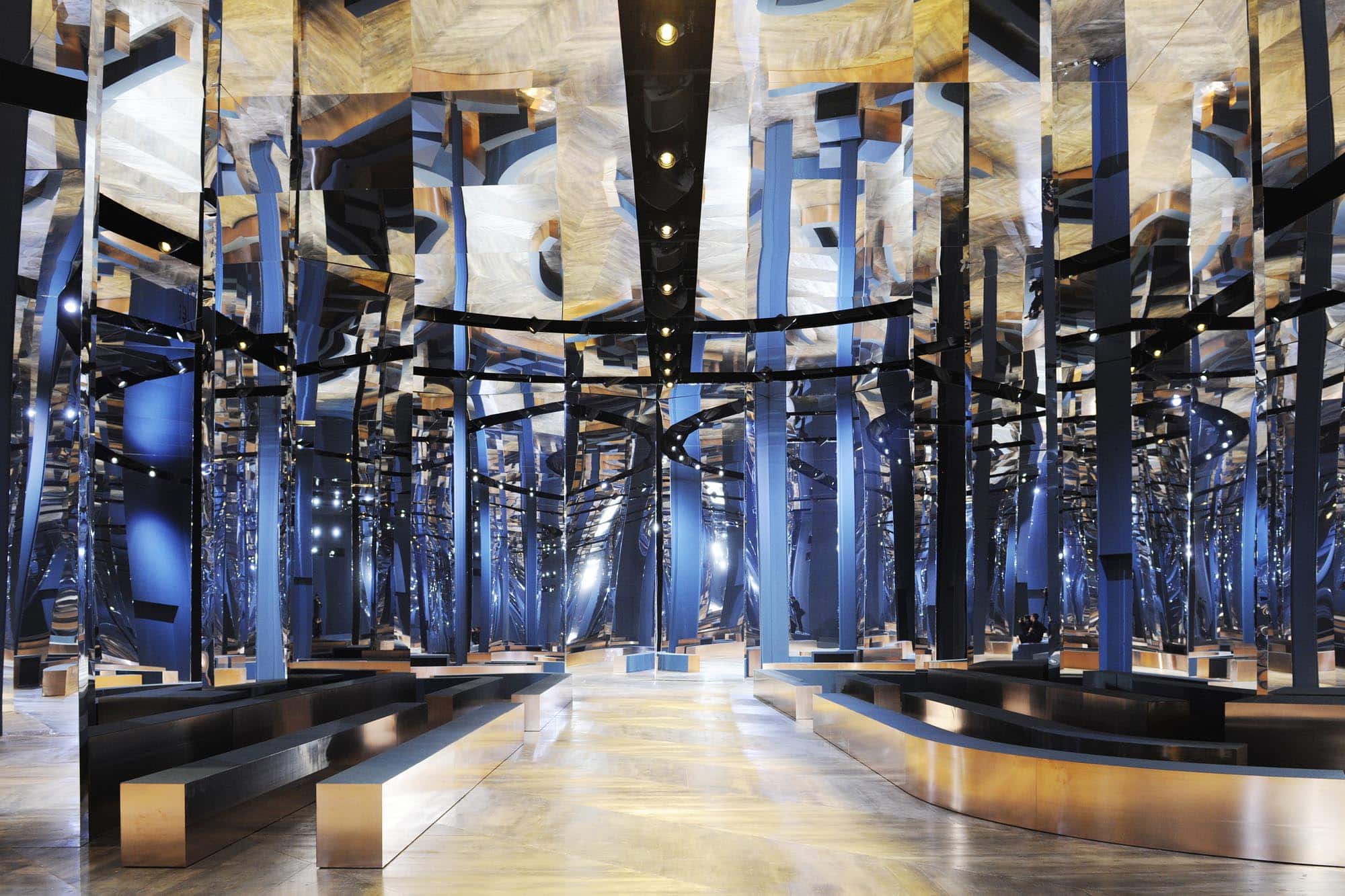 Illusions Miroirs Fantastiques | Métamorphosez vos Espaces